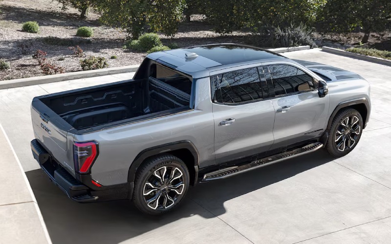 2025 GMC Sierra EV Denali vs 2025 Ford F-150 Lightning in Round Rock ...